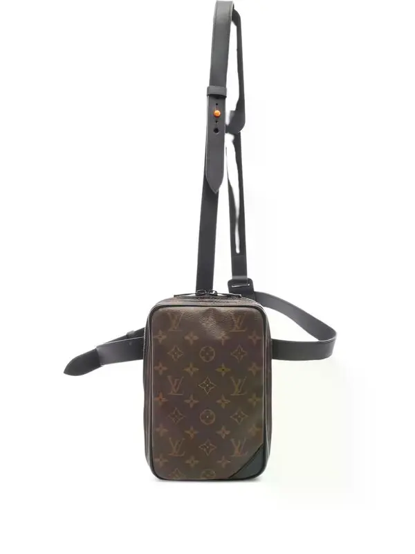 LOUIS VUITTON 2018 Utility Shoulder Bag - Brown