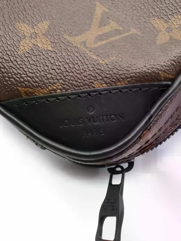 LOUIS VUITTON 2018 Utility Shoulder Bag