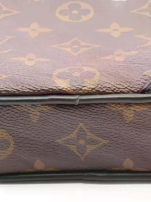 LOUIS VUITTON 2018 Utility Shoulder Bag