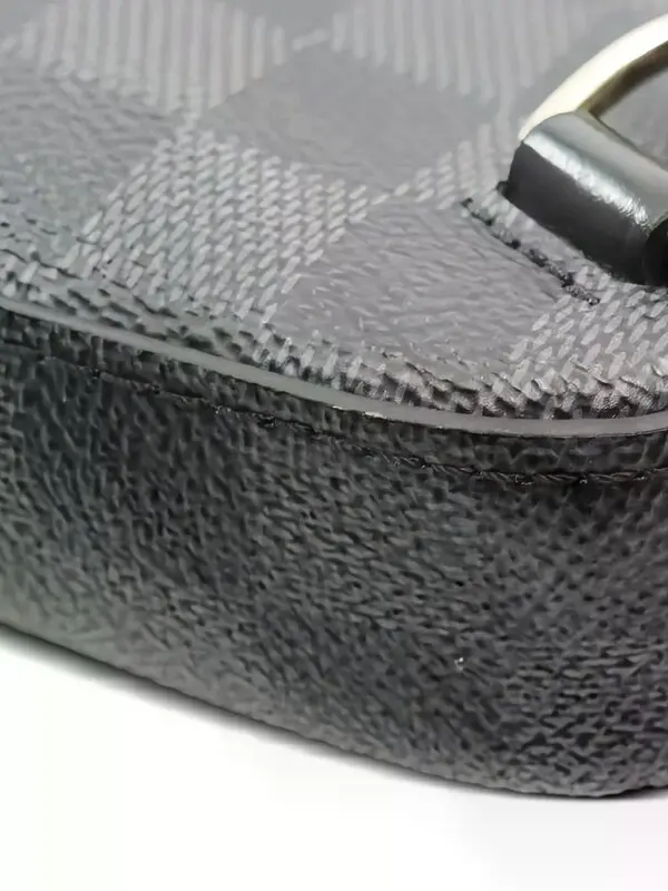 LOUIS VUITTON 2021s Avenue Damier Messenger Bag
