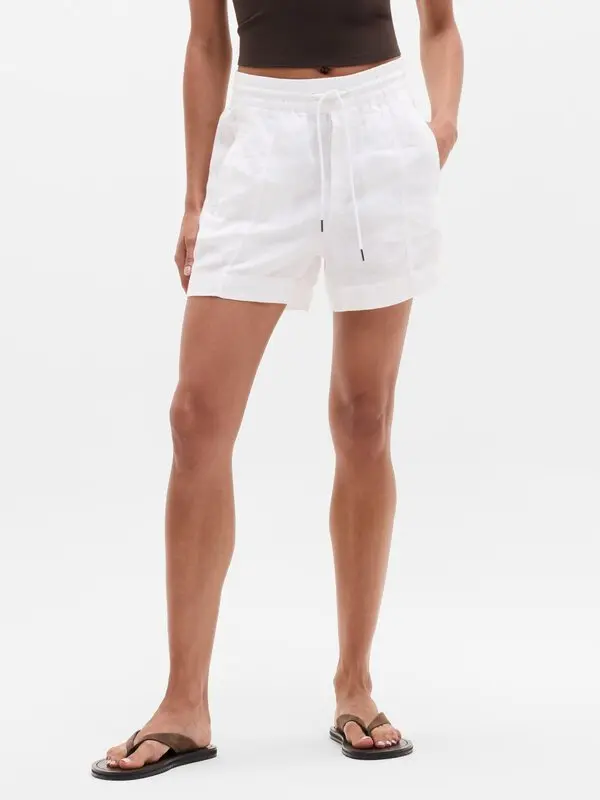 Athleta Retreat Linen Mid Rise 4" Short