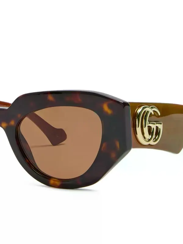 Gucci Sunglasses With Logo Hardware