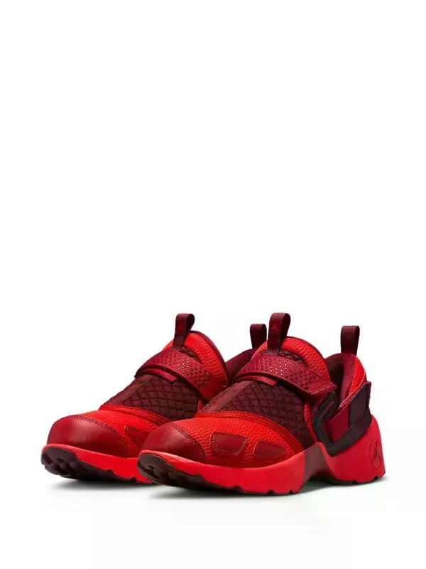 JORDAN Trunner Lx Sneakers - Red