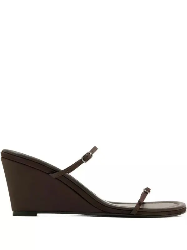 ST. AGNI Petit Wedge Strap Sandals
