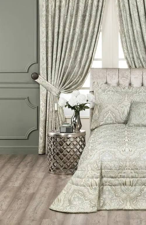 TOGAS Stella Decorative Pillow