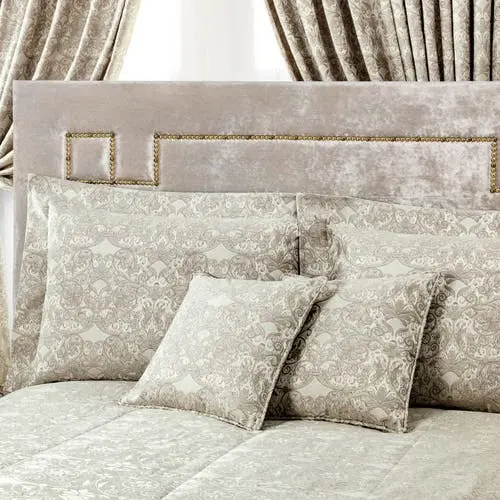 TOGAS Viardo Decorative Pillow