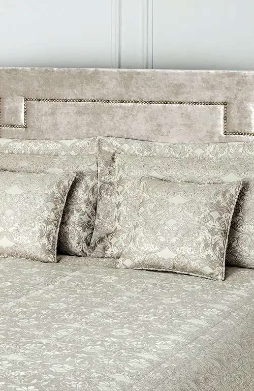 TOGAS Viardo Decorative Pillow