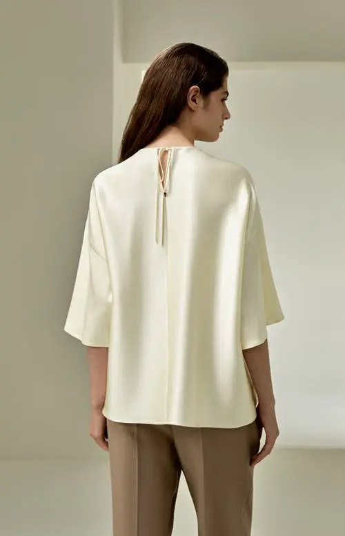 Lilysilk Relaxed Silk Crewneck Blouse - Lily White
