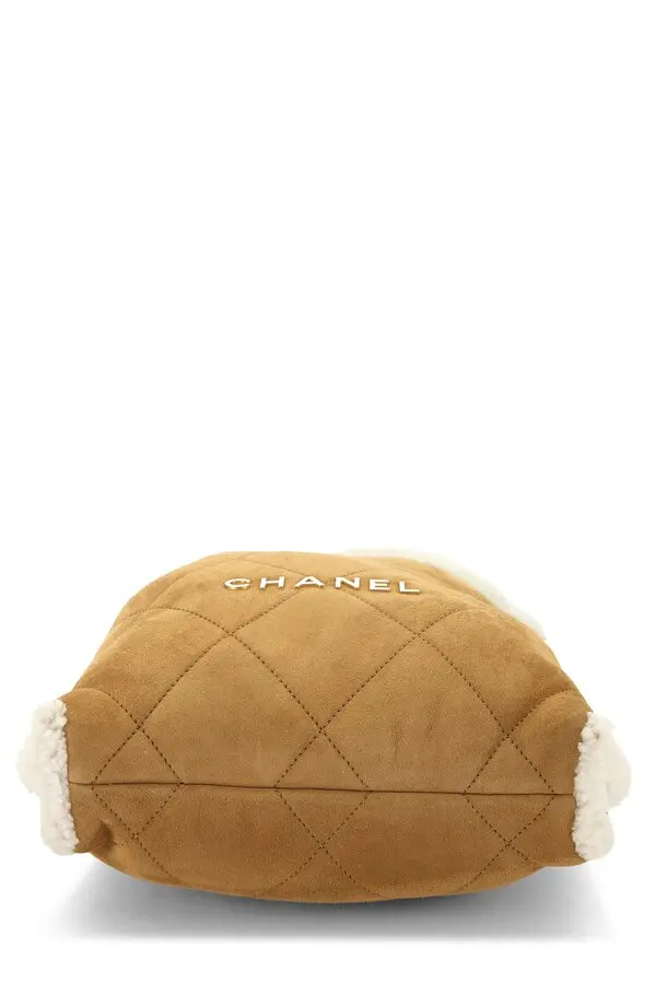 Chanel 22 Hobo Bag