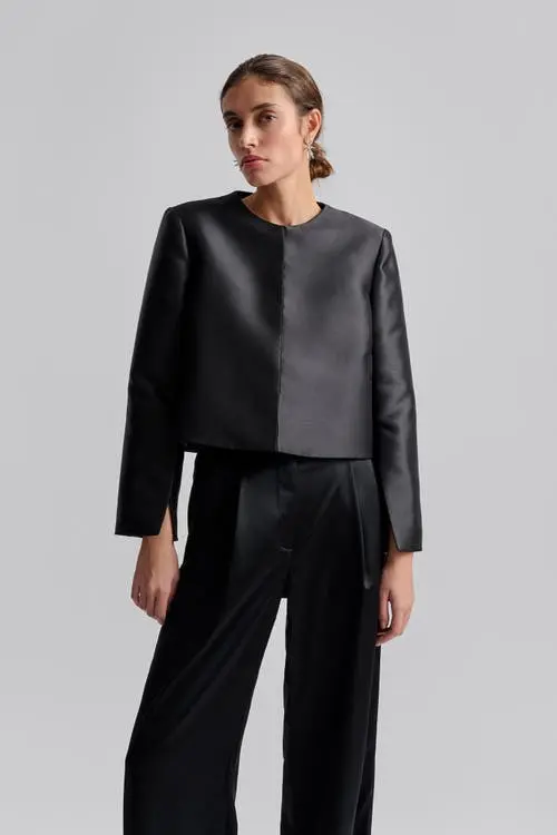 MALINA Ruthie Cropped Long Sleeve Blouse - Black