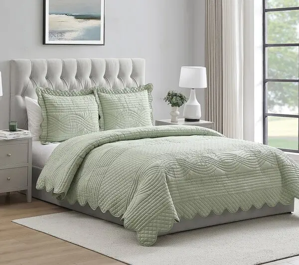 VCNY HOME Scallop Microfiber Quilt Set, Twin