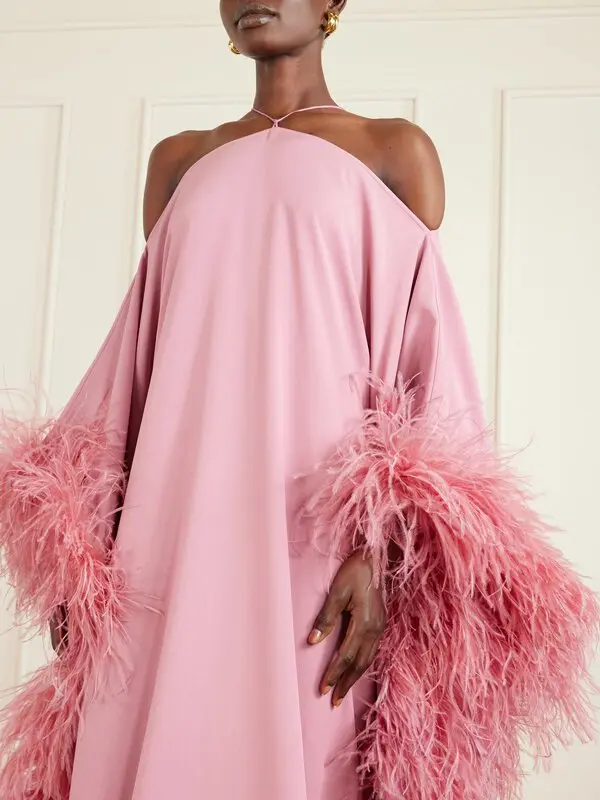 sza pink dress SZA Slips Into a Bubblegum Pink Dress for the 2025 Grammys