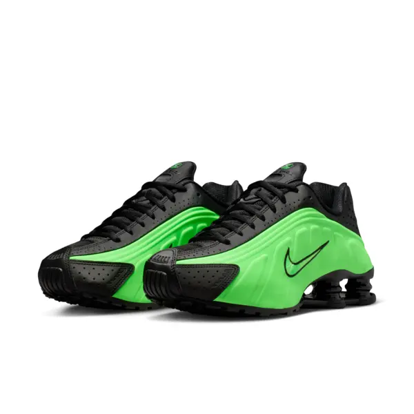 Nike Shox R4 Sneakers - Black