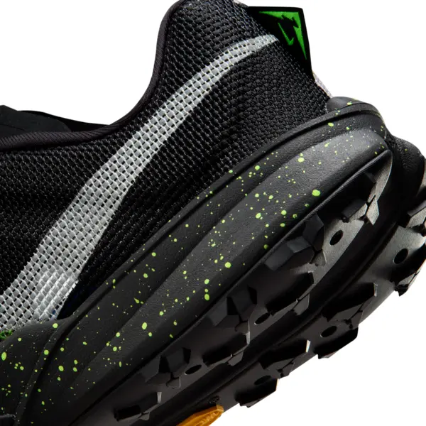 Nike Kiger Trail Running Shoes