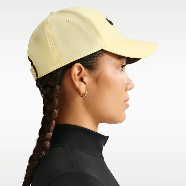 Nike Dri-fit Club Structured Swoosh Cap