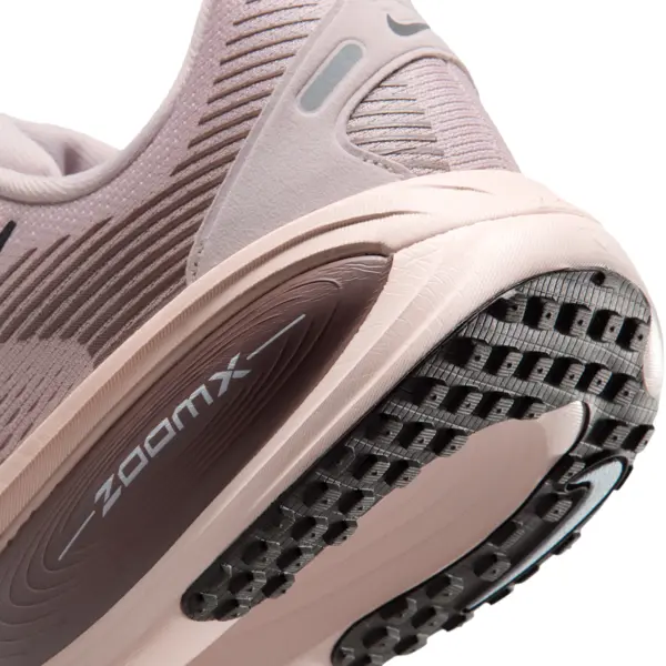 Nike Vomero 18 Road Running Shoes - Pink