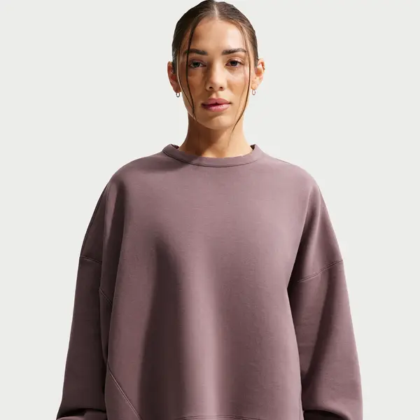 Nike 24.7 Impossiblysoft Dri-fit Oversized Crew-neck Top - Purple