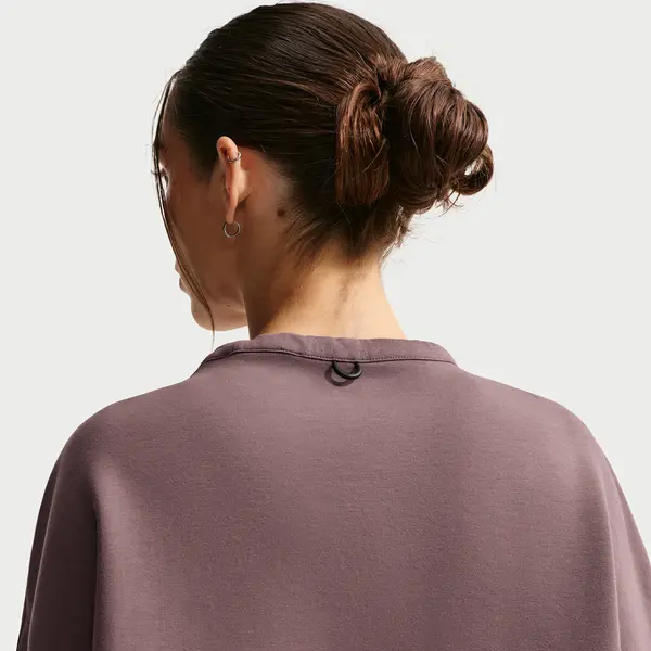 Nike 24.7 Impossiblysoft Dri-fit Oversized Crew-neck Top - Purple
