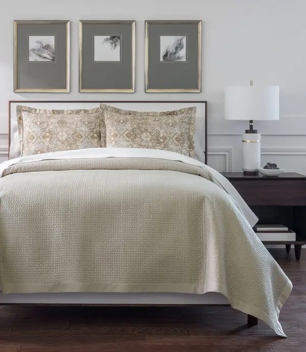 PEACOCK ALLEY Hamilton Quilted Coverlet - Blue