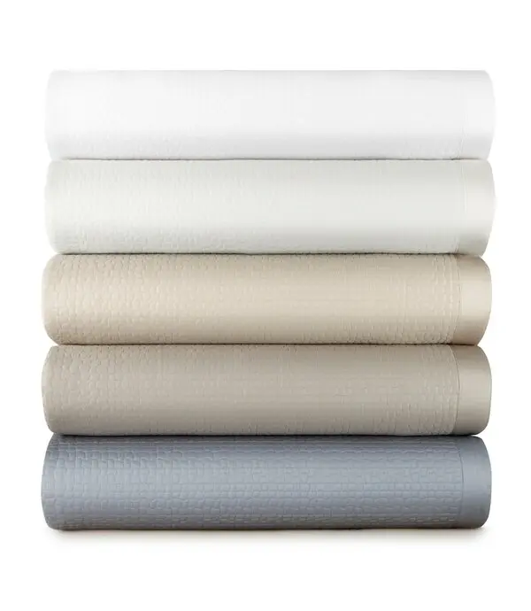 PEACOCK ALLEY Hamilton Quilted Coverlet - Platinum