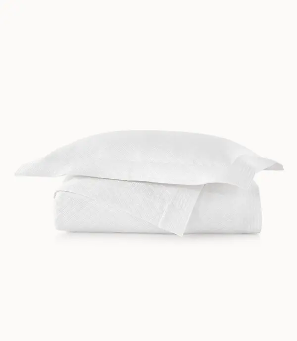 PEACOCK ALLEY Alyssa Coverlet - White