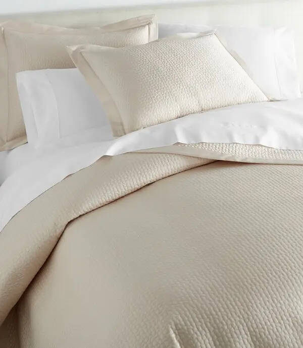 PEACOCK ALLEY Hamilton Quilted Sham - Linen