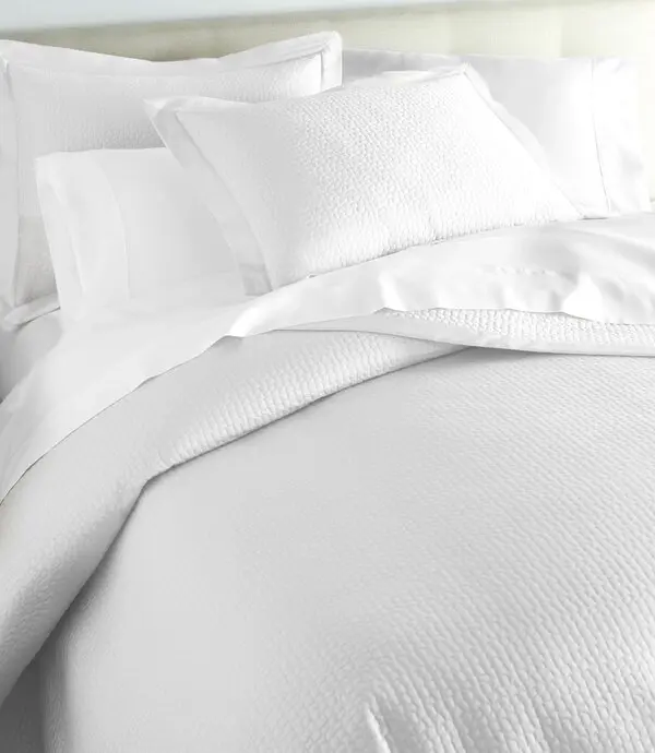 PEACOCK ALLEY Hamilton Quilted Sham - Pearl