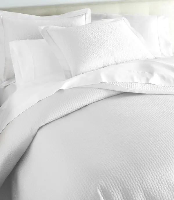 PEACOCK ALLEY Hamilton Quilted Sham - White