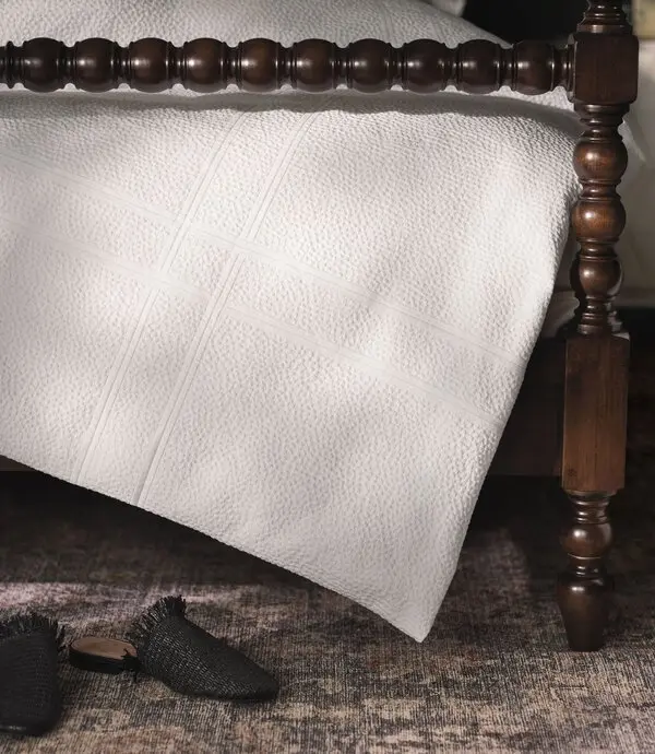 PEACOCK ALLEY Montauk Matelassé Duvet Cover
