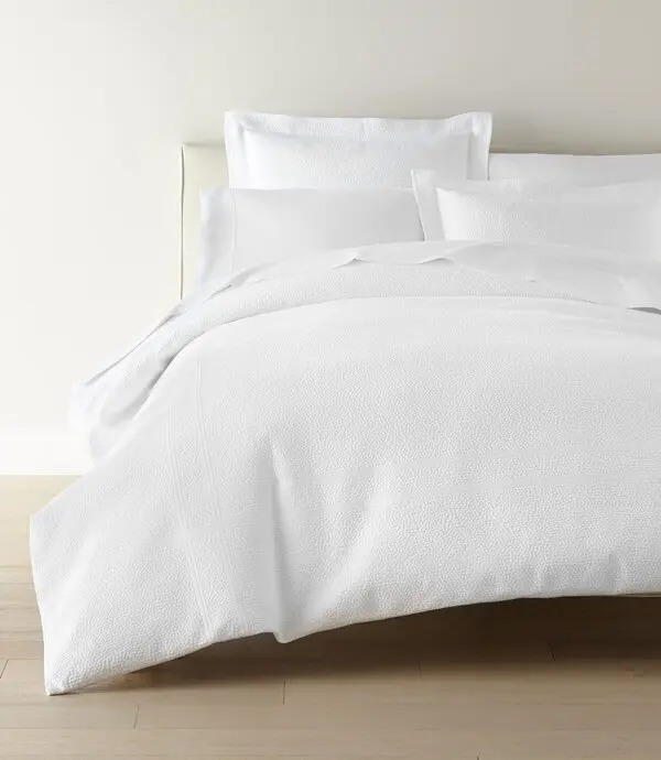 PEACOCK ALLEY Montauk Matelassé Duvet Cover