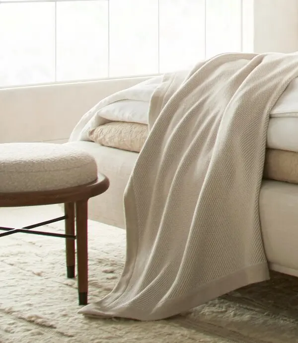 PEACOCK ALLEY Portico Woven Blanket