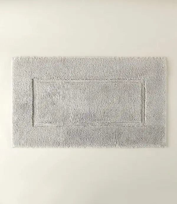 PEACOCK ALLEY Tiffany Cloud Bath Rug - Flint