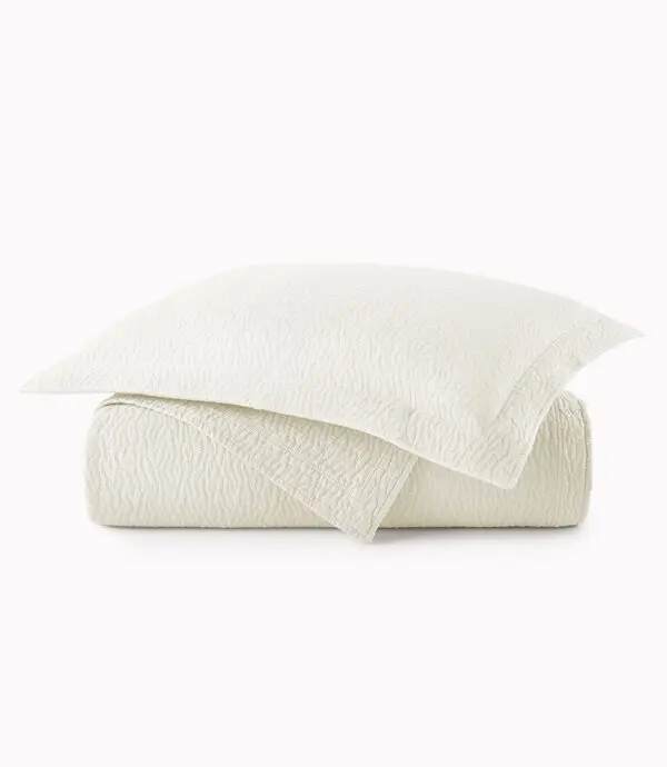 PEACOCK ALLEY Mia Stonewashed Coverlet - Pearl