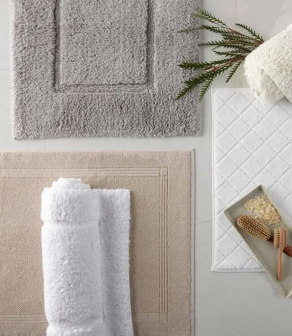 PEACOCK ALLEY Tiffany Bath Rug - Flint