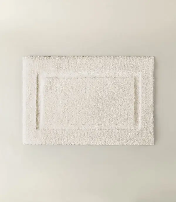 PEACOCK ALLEY Tiffany Bath Rug - Linen