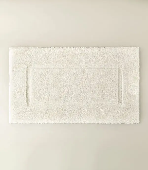 PEACOCK ALLEY Tiffany Bath Rug - Linen