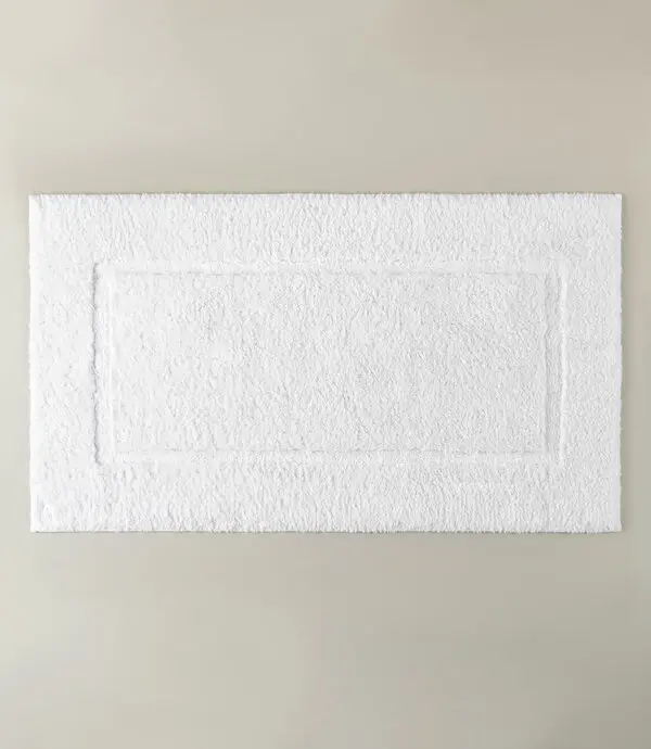 PEACOCK ALLEY Tiffany Bath Rug - White