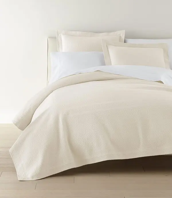PEACOCK ALLEY Montauk Matelassé Coverlet - Barely Blue