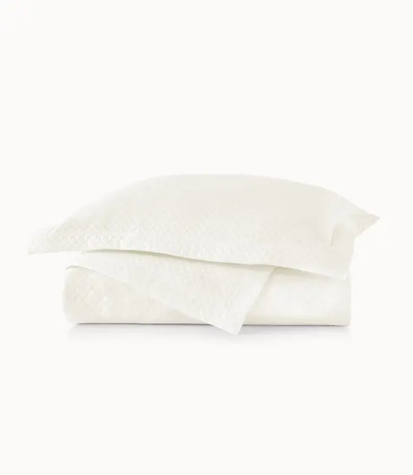PEACOCK ALLEY Oxford Matelassé Coverlet - Ivory