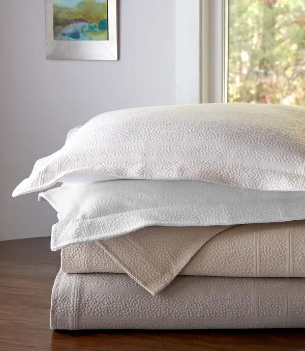 PEACOCK ALLEY Montauk Matelassé Sham - Linen