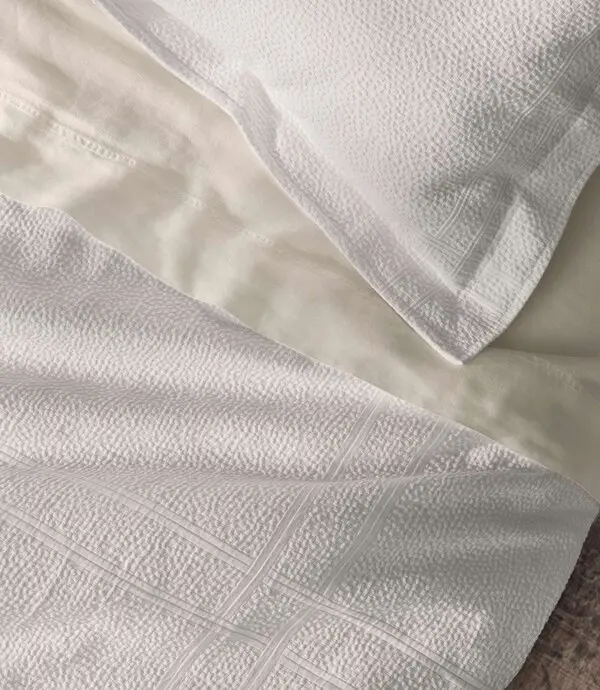 PEACOCK ALLEY Montauk Matelassé Sham - Linen