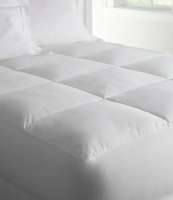PEACOCK ALLEY Down Alternative Mattress Topper - White