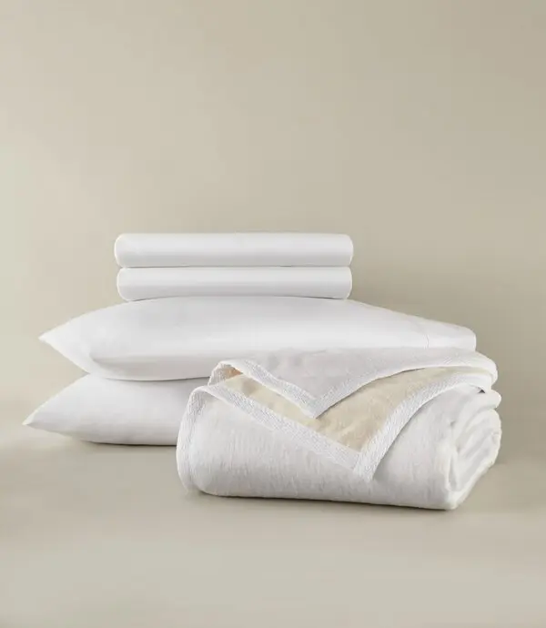 PEACOCK ALLEY The Favorite Bed Bundle - White