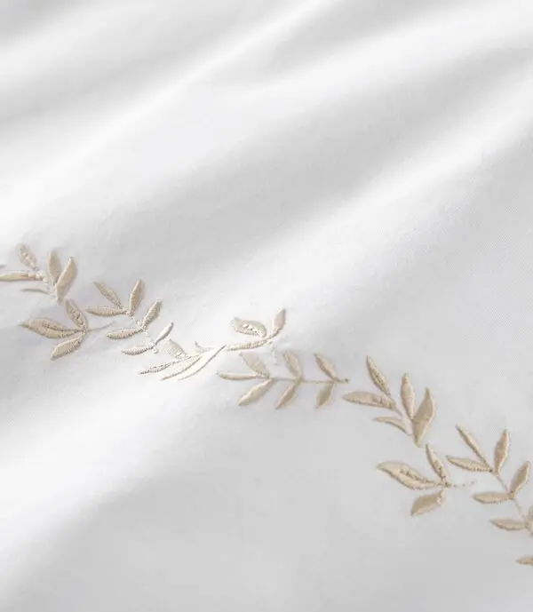 PEACOCK ALLEY Ivy Classic Embroidered Duvet Set - White