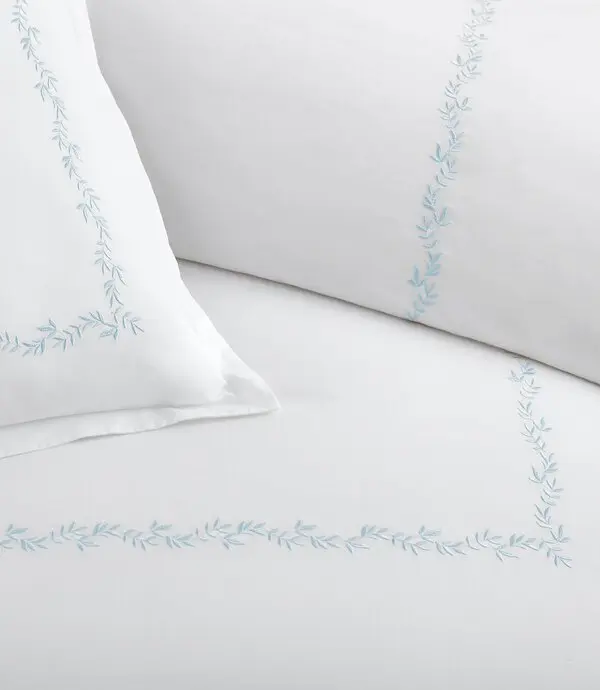 PEACOCK ALLEY Ivy Classic Embroidered Duvet Set - White