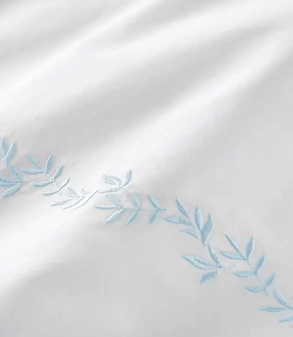PEACOCK ALLEY Ivy Classic Embroidered Duvet Set - White