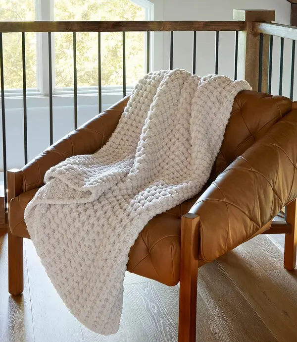 PEACOCK ALLEY Cozy Knit Throw Blanket