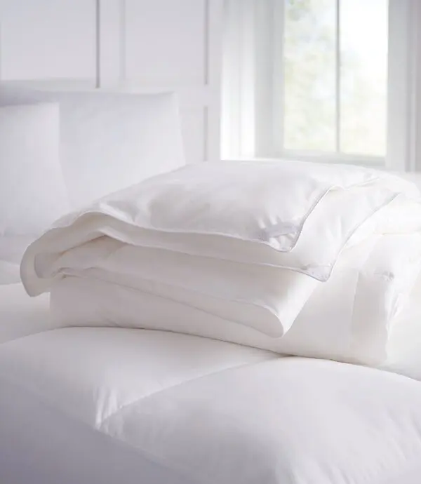 PEACOCK ALLEY Down Alternative Duvet - White