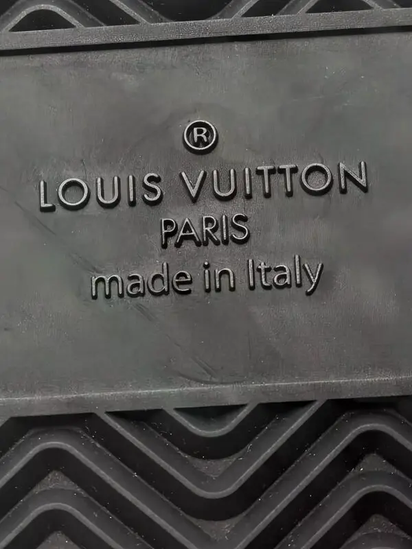 LOUIS VUITTON Rivoli Sneakers