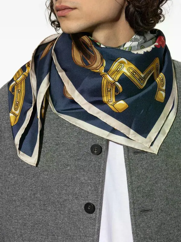 Moschino Logo-detail Scarf